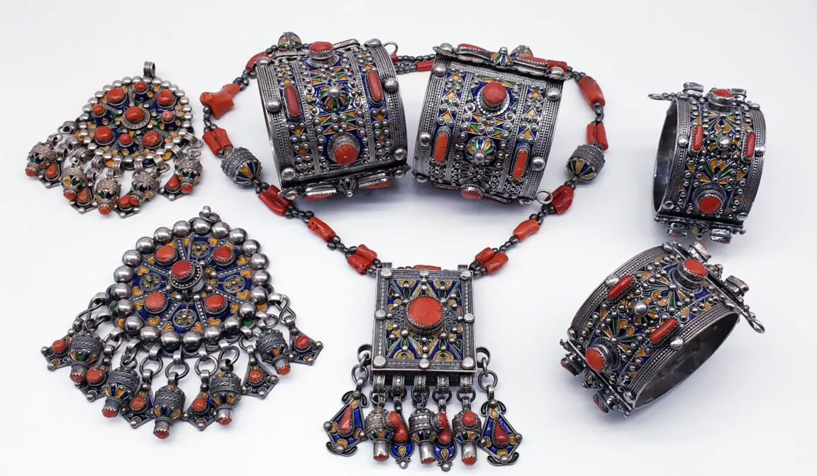 Discover Algerian Cultural Riches: Ath Yenni Jewelry Festival Honors ...