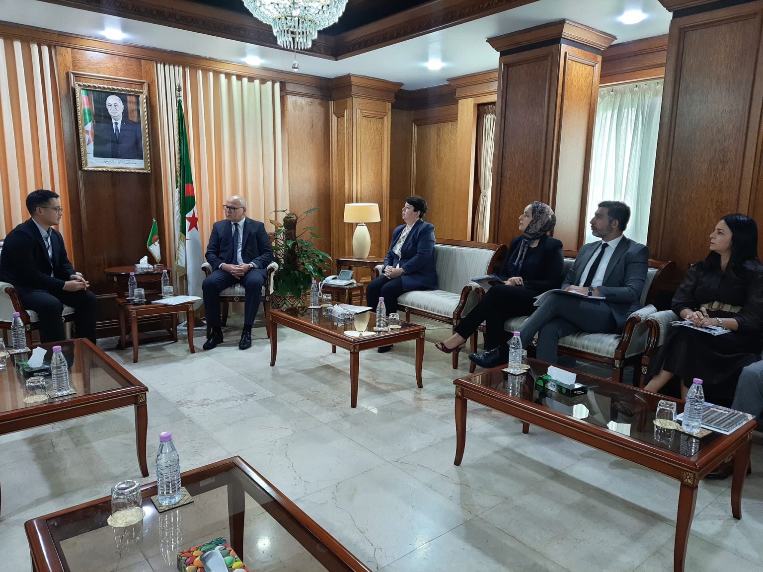 Algeria, China’s Kibing Group Explore Solar Glass Project - DzairTube En