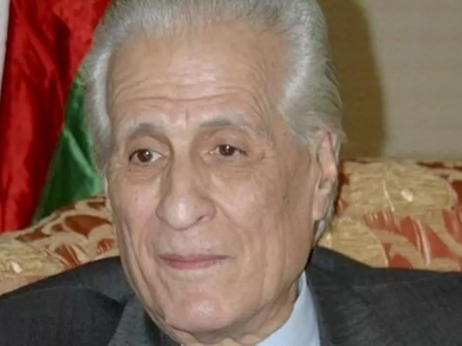 Minister of Communication Zoheir Bouamama Pays Tribute to Late Mujahid ...